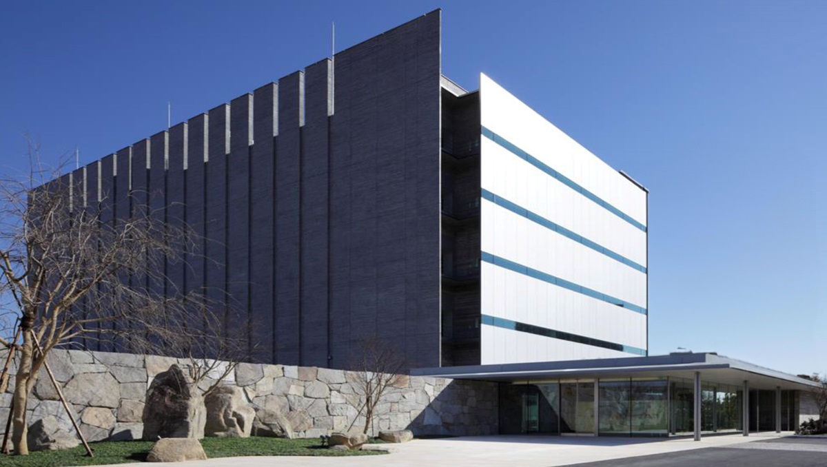 Secure, High Specification Data Centre in Inzai City | Colt DCS